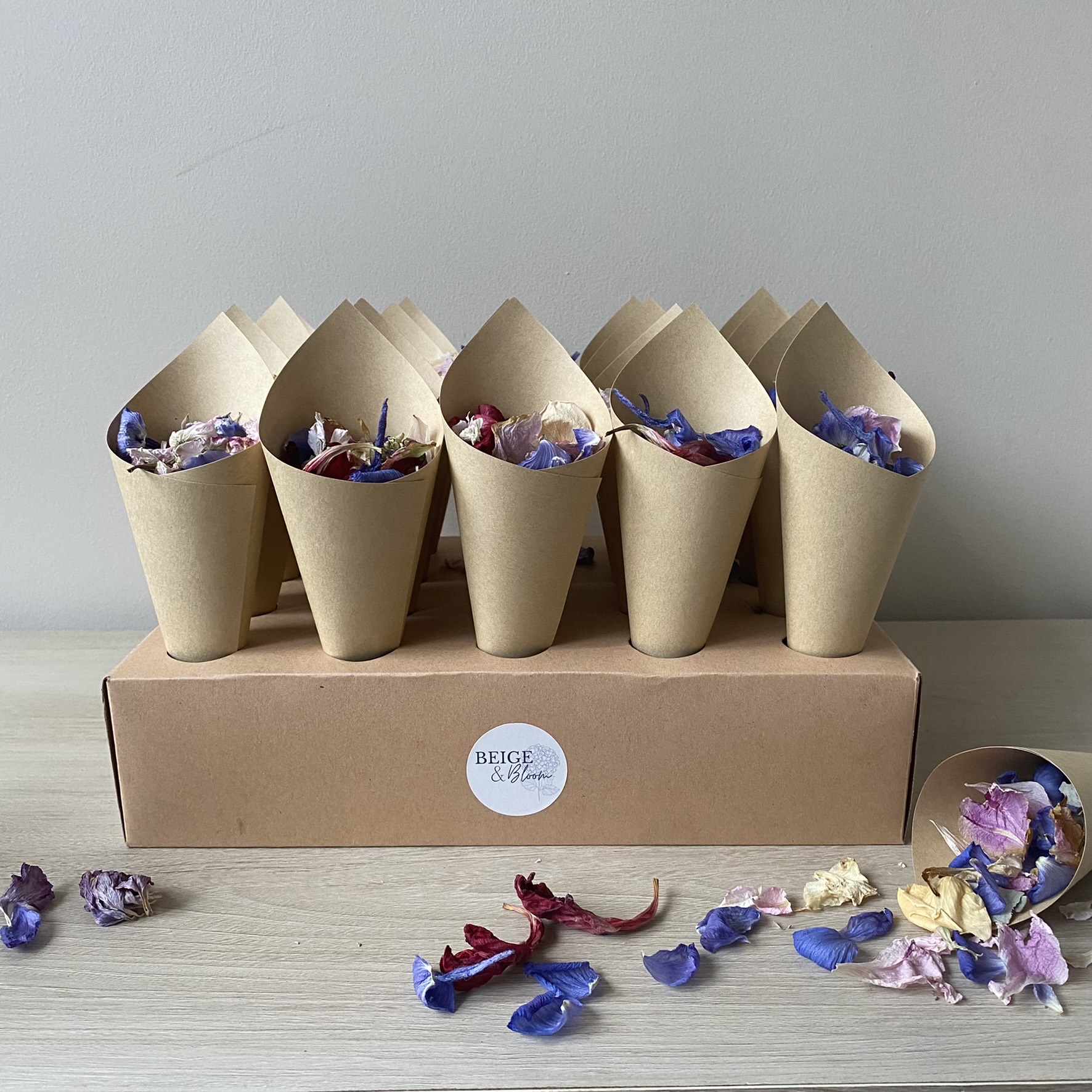 Confetti Cone - Beige & Bloom Flowers